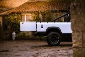 Custom Land Rover Defender for sale | Yeti | Restoration by Arkonik