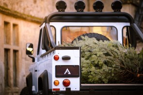 Custom Land Rover Defender for sale | Yeti | Restoration by Arkonik