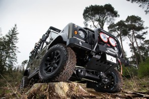 Custom Land Rover Defender | Huntsman | Restoration by Arkonik