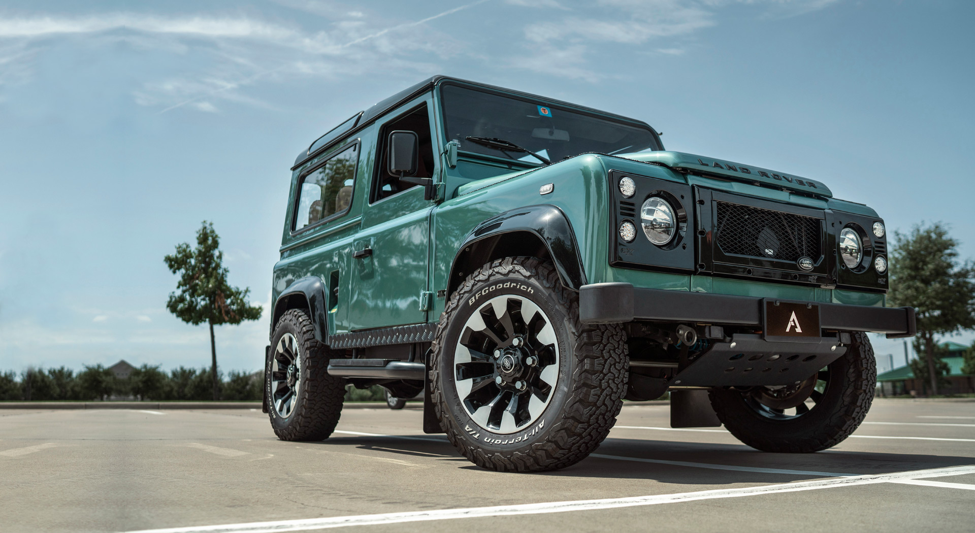 Custom Land Rover Defender | Viper | Restoration by Arkonik