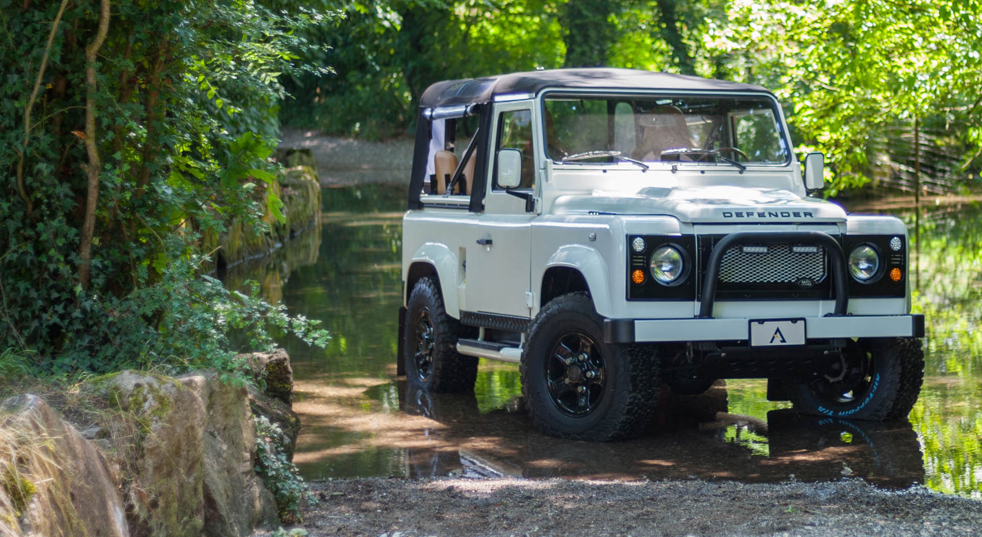 Custom Land Rover Defender for sale | Sprite | Restoration by Arkonik