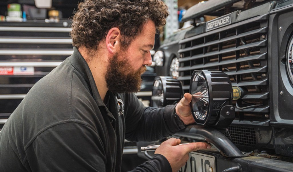 Drive in, Drive out: UK fast-fit service