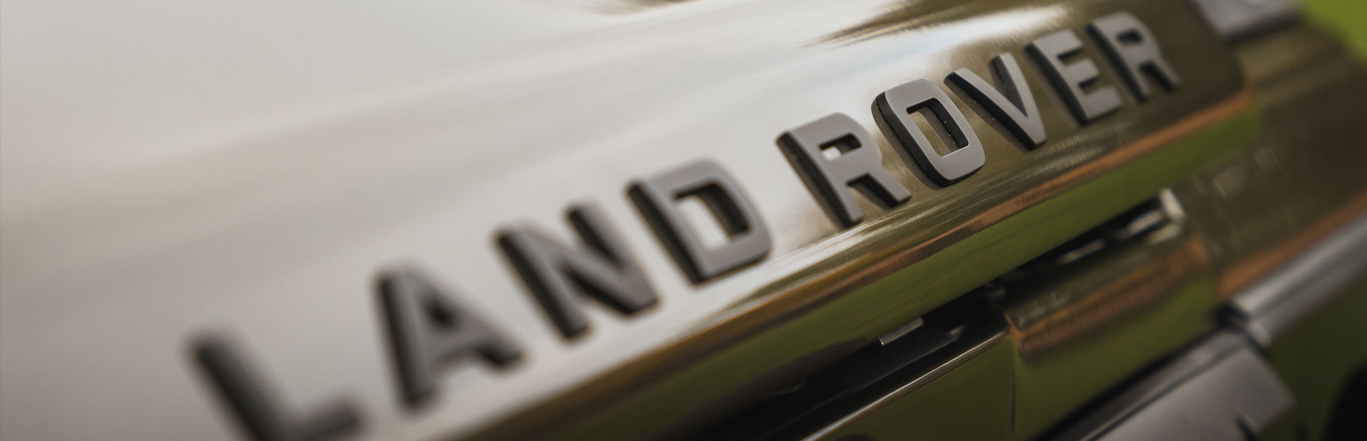 Custom Land Rover Defender for sale | Vantage | Restoration by Arkonik