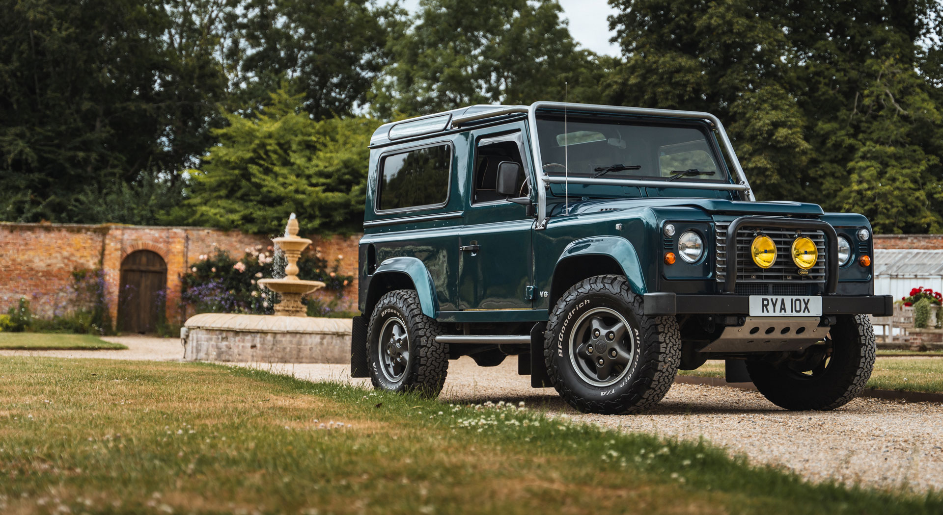 Defender 90 and 110 for sale. Customized Land Rover Defenders hand ...