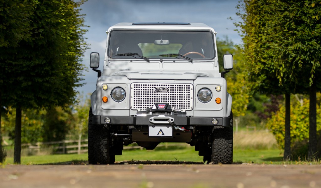 HERITAGE D110: A Sleek and Understated Tribute